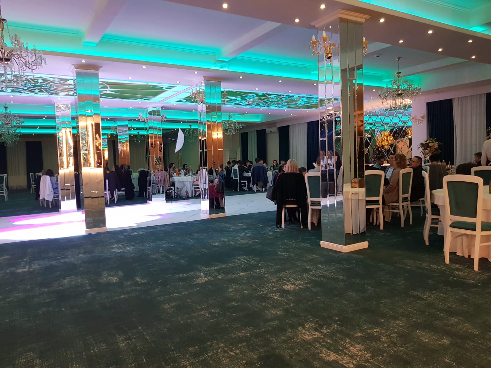 Green Diamond - Glamour Events Halls